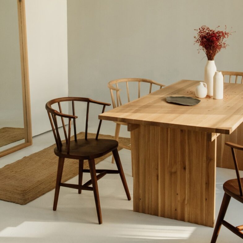 Solid-Wood Dining Table with Fluted Legs | Homeblend